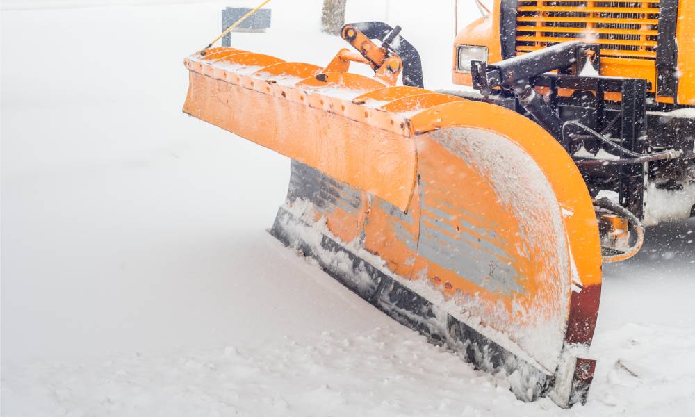 Snow Plow Steel Cutting Edges vs. Rubber Cutting Edges
