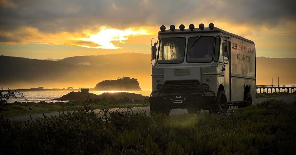 How To Convert a Multi-Stop Truck Into an RV